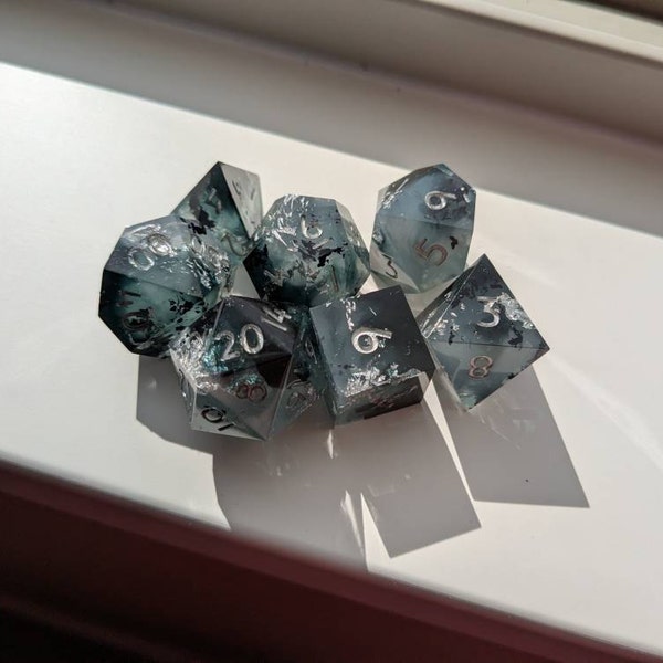 Gravensworn - Smoke Dice, Handmade Resin Sharp Edge Dice Set for Dnd, D ...