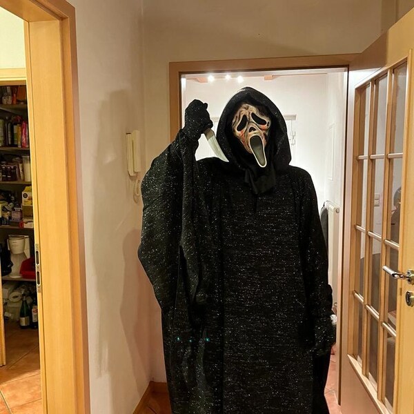 SCREAM ROBE - Etsy