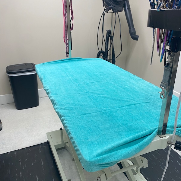 Fit to Be Dried® Fitted Grooming Table Covers for Tables OVER 24x48x~1 ...