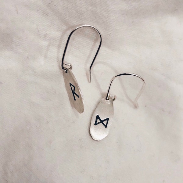 Seidr. Runic Talisman. Medieval Runes of Healing & Magick. Bespoke ...