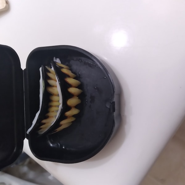 Black Pennywise Teeth Costume Appliance Veneers Dental Distortions 2.0 ...