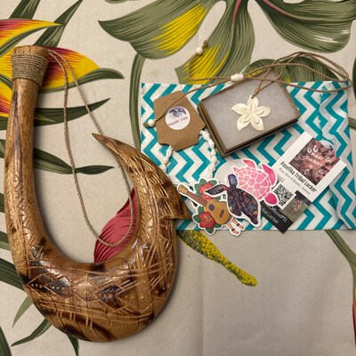 Maui Hooks Hei Makau Adjustable Bone & Resin Necklaces Story Included ...