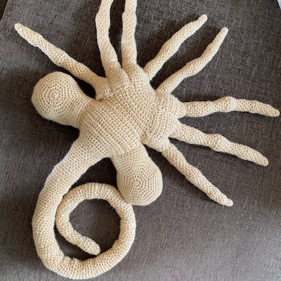 Facehugger Crochet Pattern - Etsy