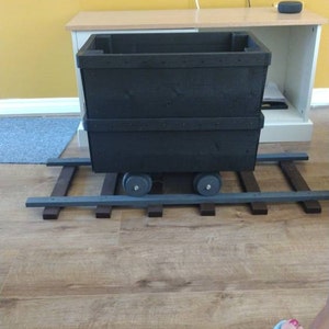 Wooden Planter Train / Decorative Garden Ornament - Etsy UK