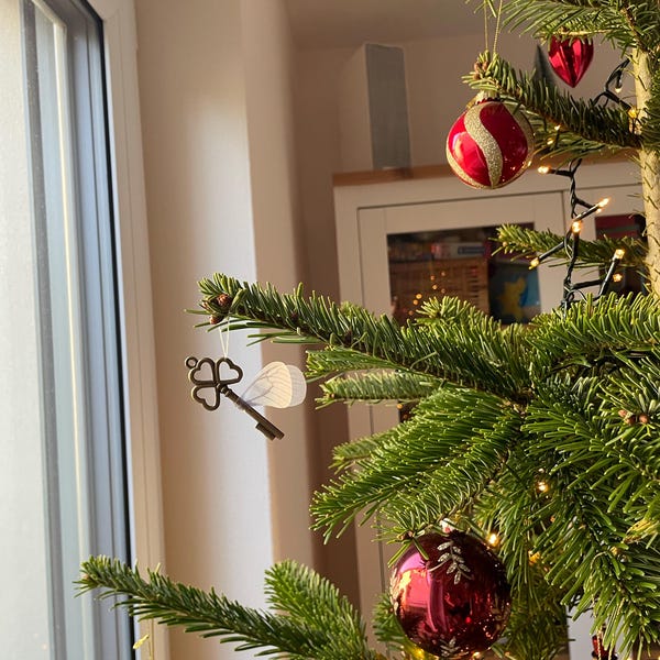 Magical Flying Keys! Christmas Tree Winged Keys, Magic Party Decor ...