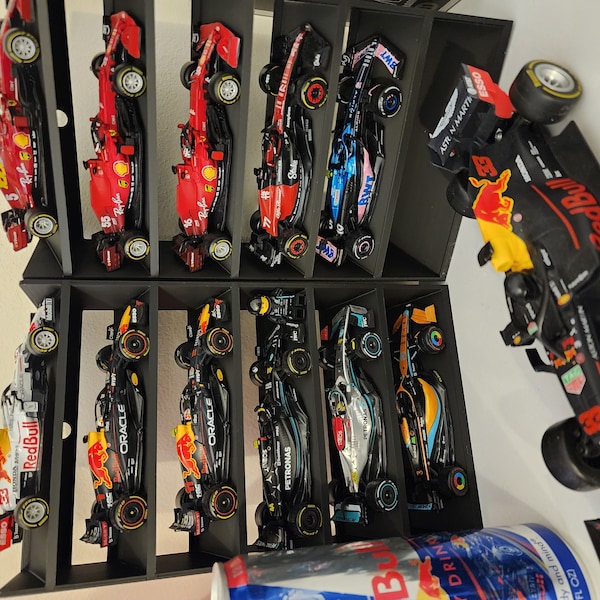 V2 6 Car Tilted Bburago 1:43 1/43 F1 Formula 1 Race Car Display Stand W ...