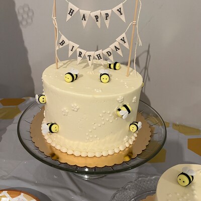 Fondant / Gum Paste Bees Cake or Cupcake Topper. Edible Bees Decoration ...