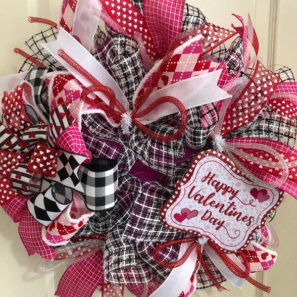 Cardinal Centerpiece for Table, Traditional Christmas Arrangement ...