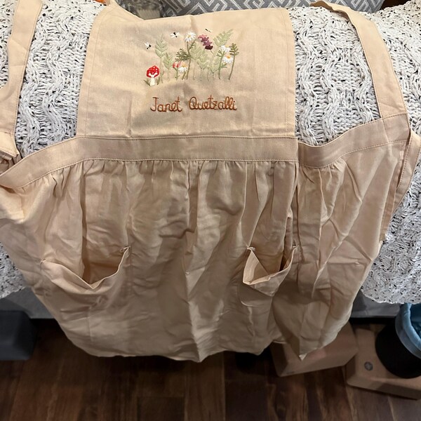 Floral Embroidered Apron for Women, Personalized Hand-embroidered Apron ...