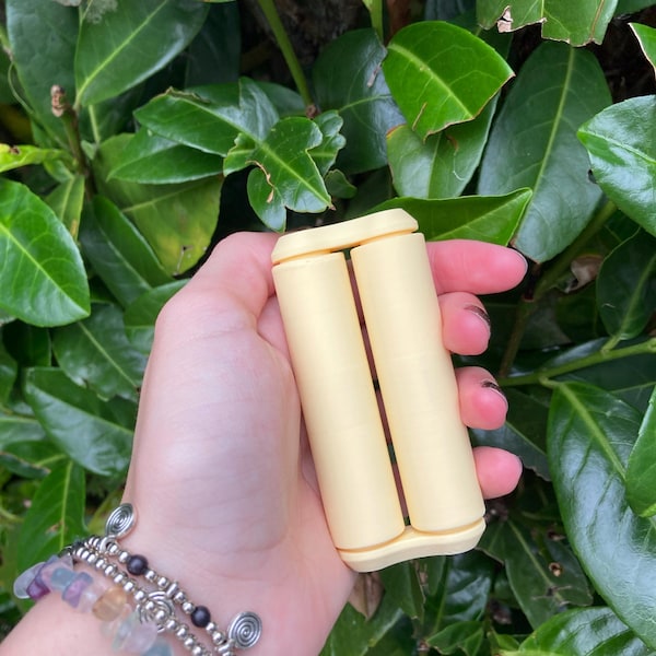 Amelie Wiggle/orb Wiggle Fidget Toy - Etsy