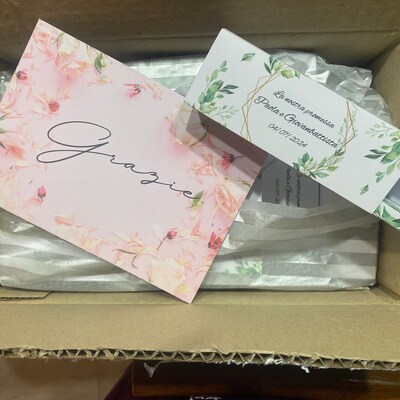 Custom Flower Shaped Confetti Box With Names and Date Tag Flowers - Etsy