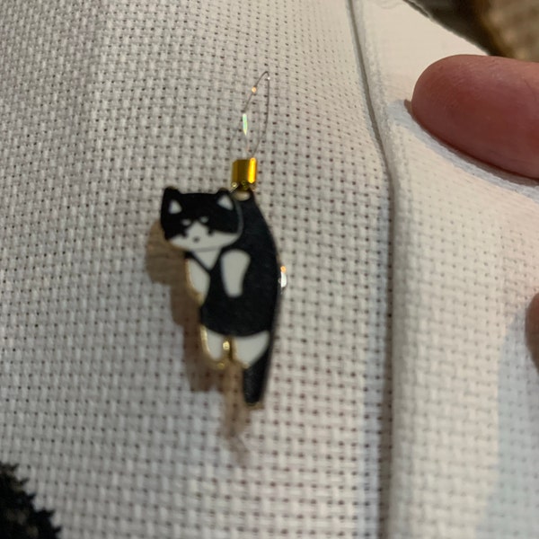 Cat Needle Threader With Option to Make Into Magnetic Threader Minder ...