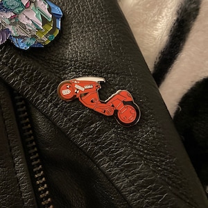 PREDACKLES Predator Knuckles Enamel Pin | Etsy