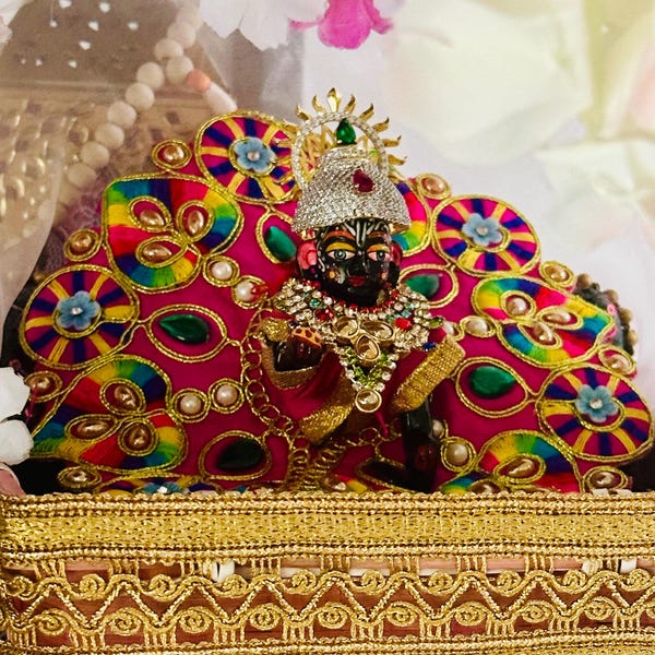 Divine Radiance: Lakshmi Goddess Locket Pendant With 22k Yellow Gold ...