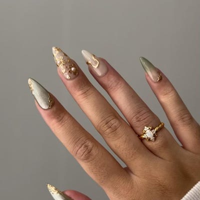 LYNETTE Ditsy Coquette Floral Press on Nails Hand Painted Flower Nails ...