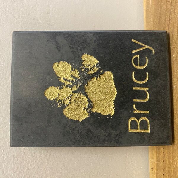 Personalised Original Paw Print, Free-standing Engraved Slate Pet ...