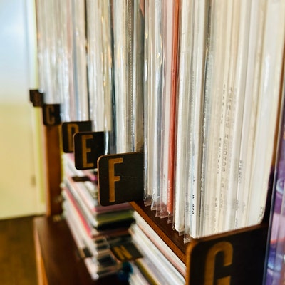 Now Playing Album Cover Display, Vinyl Record Stand, Vinyl Record ...