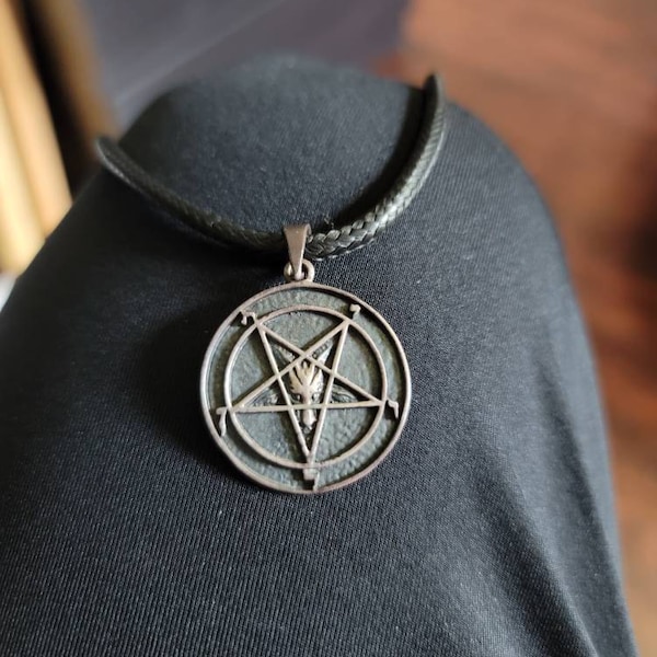 Inverted Pentagram in a Circle Pendant Satanic Occult 10g Sterling ...