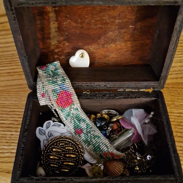 Plesiosaur Tooth Treasure Chest, Ideal Gift Idea, Real Dinosaur Tooth ...