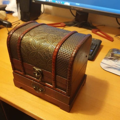 Wooden Case Chest for Collectible Fantasy Coin Dice Counter Card Games ...