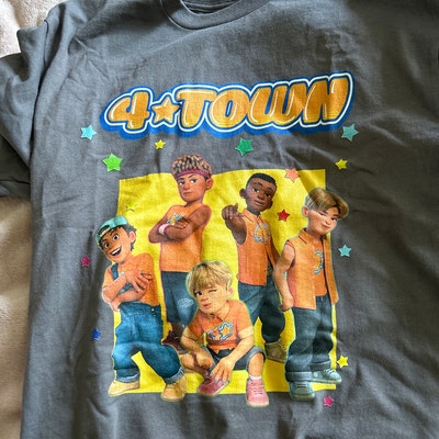 Turning Red 4TOWN 2002 Tour Shirt, 4town Hoodie, 4townies Sweater ...