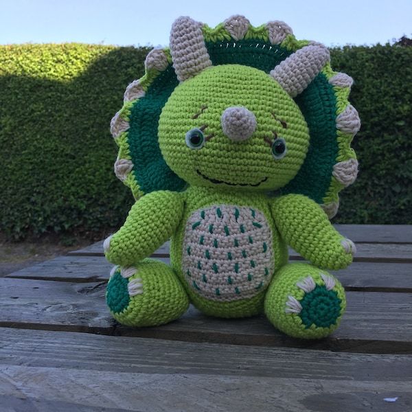 CROCHET PATTERN AMIGURUMI: Kyo the Baby Triceratops (english/français ...