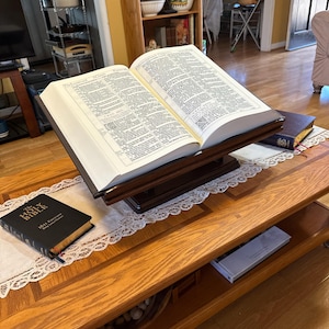 Quarter Sawn Oak Bible Stand - Medium Fruitwood Finish - Etsy