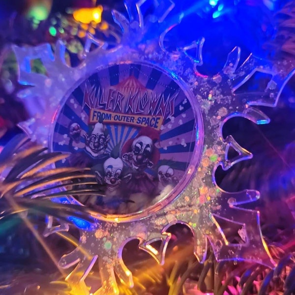 Horror Christmas Snowflake Ornament - Killer Klown From Outer Space ...