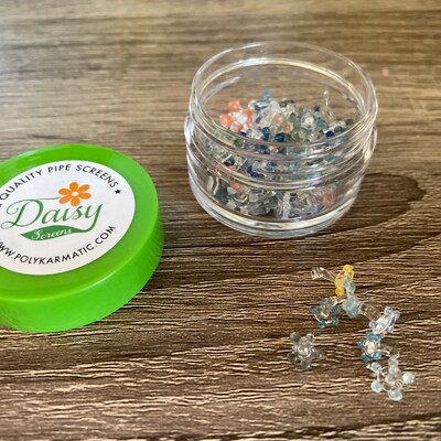 Polykarmatic Hand-blown Daisy Glass Screen - Etsy