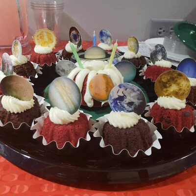 Edible Solar System Planet Cupcake Toppers - Etsy