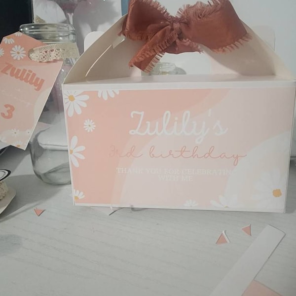 EDITABLE Daisy Birthday Party Gable Gift Box Label, Boho Daisy Favor ...