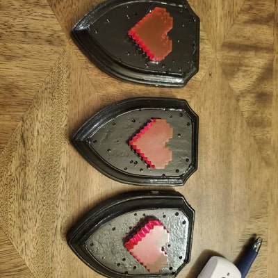 8-bit Heart Shield: Set of 3 - Etsy