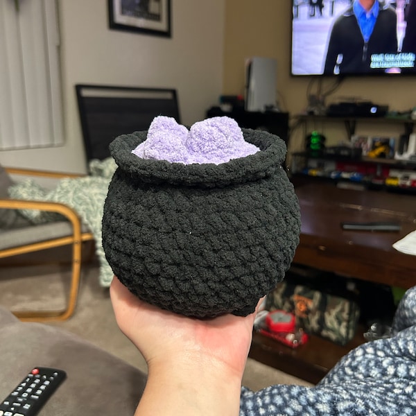 Crochet Cauldron PATTERN, Halloween Cauldron, No-sew Amigurumi Pattern ...