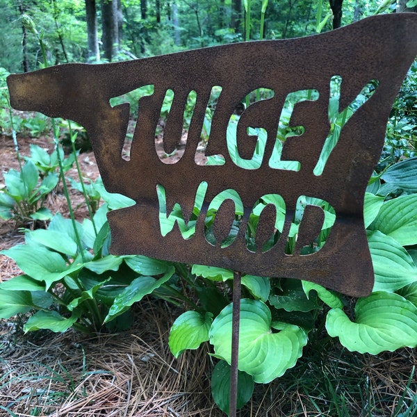 Tulgey Wood Yard Garden Stick Sign Alice in Wonderland - Free Shipping ...
