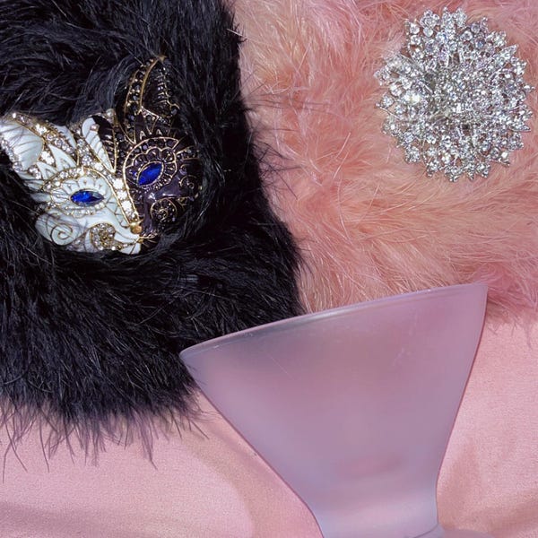 Powder Puff ~ Body Dusting Powder Puff ~ off White Fur Puff With Pink ...