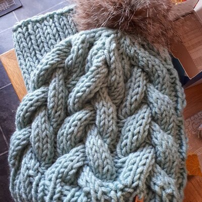 Twisted Cable Knit Hat Knitting Pattern Cable Pompom Hat Knitting ...