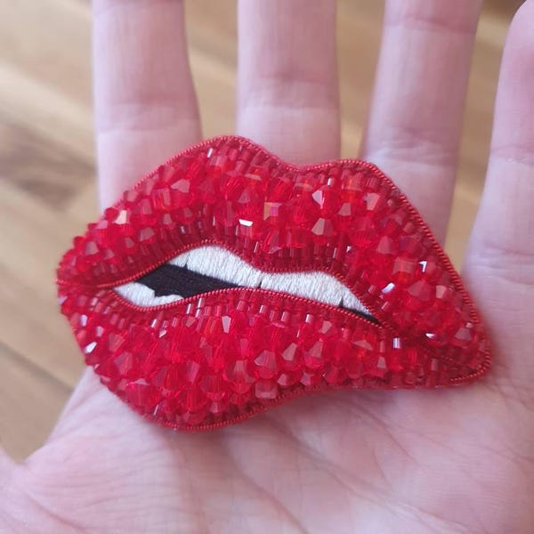 Lips Brooch Pin, Biting Lip Beaded Brooch, Handmade Crystal Red Lip Pin ...