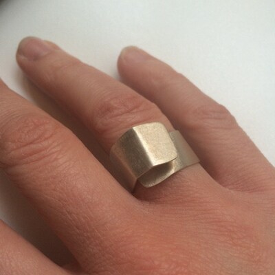 Horizontal Concentric Geometric Cool Ring Minimalist - Etsy