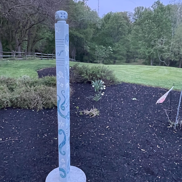 Garden Totem With a Twist - Etsy