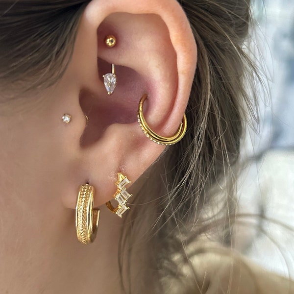 ASTM F136 Titanium Gem and Smooth Crossover Conch Clicker Hoop, 12mm ...