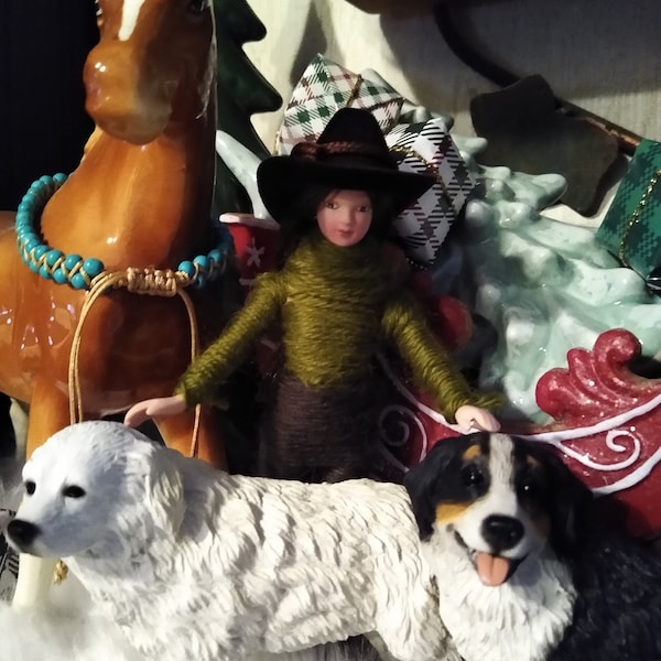 Great Pyrenees Figurine - Etsy