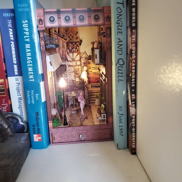 COMPLETED Book Nook: the House of Magic With Dust Cover + Touch ...