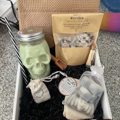 Goth Girl Gift Skull Candle Gift Box Halloween Pamper Hamper Alexander ...