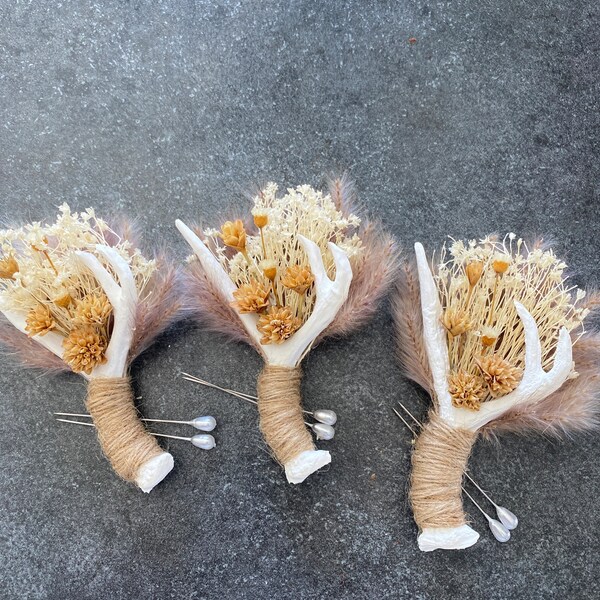 Antler Boutonniere With Dried Babysbreath, Daisy Buds, and Pampas Grass ...