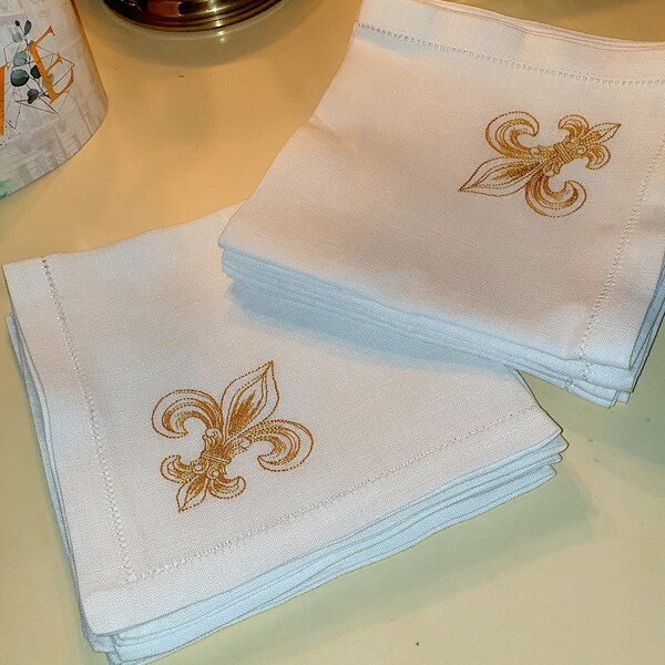 Linen Dinner Napkin With Lily Embroidery, Embroidered Napkin, White ...