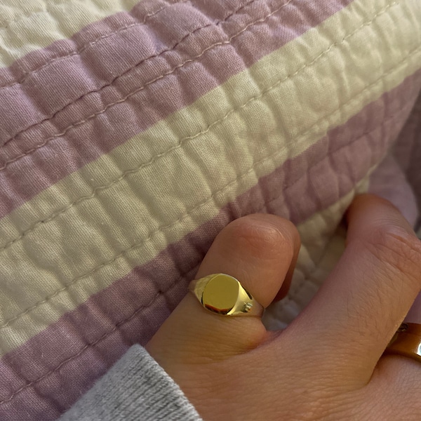 14k Solid Gold Baby Signet Ring: Engravable Initial Ring - Etsy
