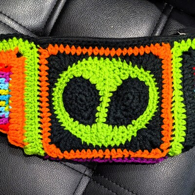 Alien Head Granny Square - Etsy