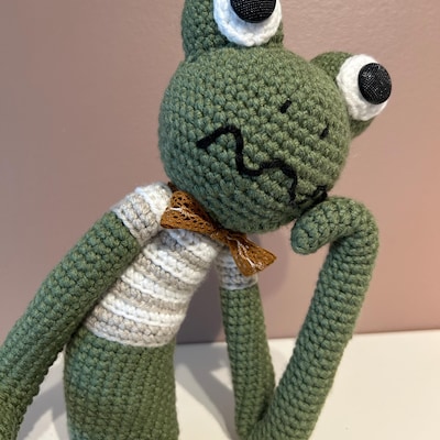 Anna Frog Crochet PDF Pattern - Etsy