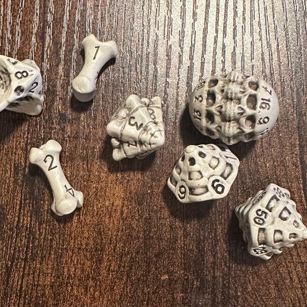 DND Decor - 7 Piece Wooden Dice Outline Wall Decoration - Dungeons and ...