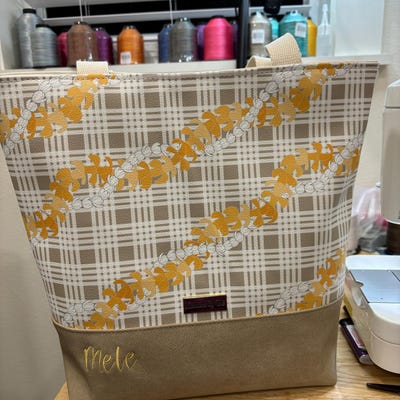 Iwa Birds in Flight Repeating Pattern Iwa Birds Seamless Pattern Black ...